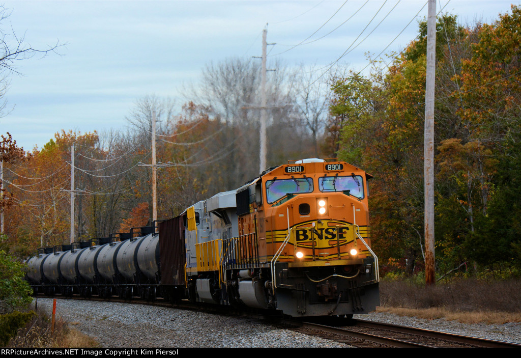 BNSF 8901 CREX 1434 CSX Train K042-27 Crude Oil Loads
